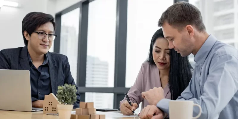 The Mortgage Broker vs. Bank Debate: Which Is Better for You? - Rigid ...